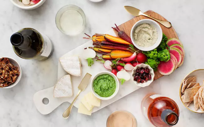 20 Snack B'Saħħitkom Li Mhux Se Jħalluk bil-ġuħ