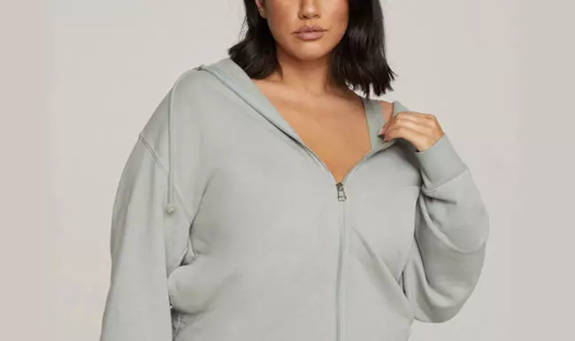 Plus-Size Loungewear: ທຸກສິ່ງທຸກຢ່າງທີ່ພວກເຮົາຮັກ