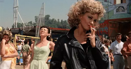 Olivia Newton John สูบบุหรี่ GIF - ค้นหาและแบ่งปันใน GIPHY