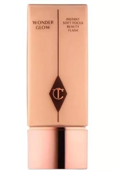 10 Alaabood oo ka dhigaya Charlotte Tilbury in la buunbuuniyo 410_2