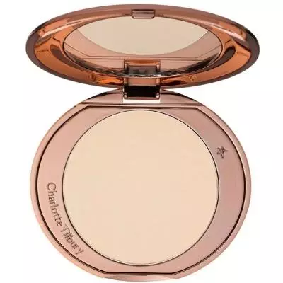 10 produkte që e bëjnë Charlotte Tilbury të vlejë për t'u reklamuar 410_4