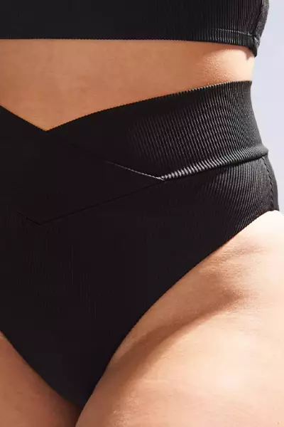 የAerie Crossover Bikini Bottoms ግምገማችን 4214_4