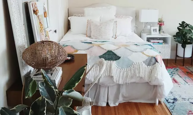 Home Tour: 650 Sq. Ft. fan Feminine Style yn San Francisco