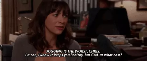 Rashida Jones jogging GIF - Cerca i comparteix a GIPHY