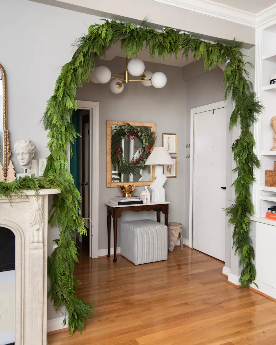 Holiday Home Tour: A Serene DC Apartment 7558_1